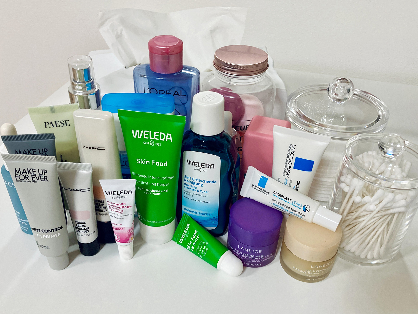 Příprava pleti na aplikaci make-upu — MUA Hojgrová